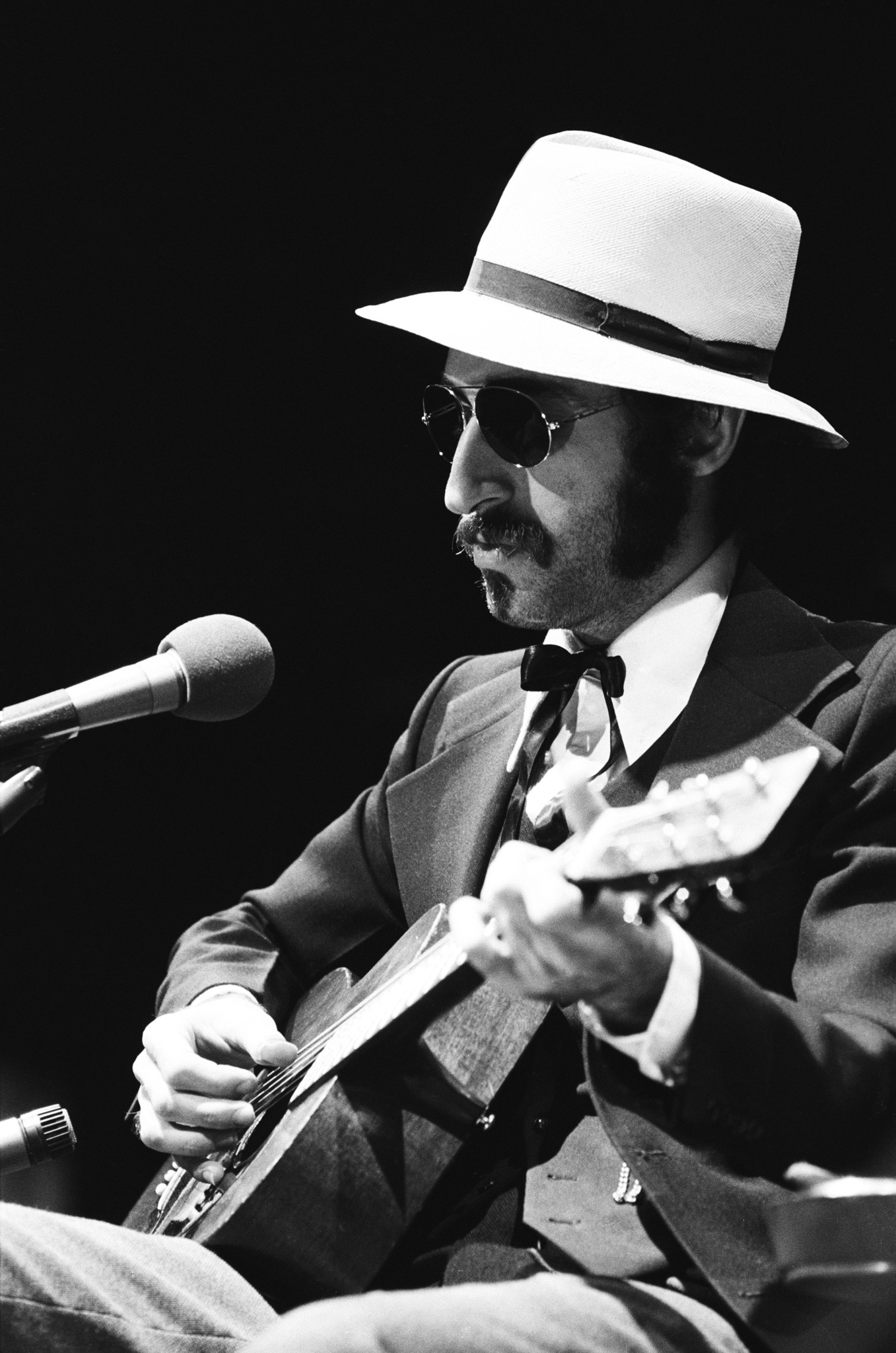 Leon Redbone “Frosty The Snowman” | So Much Great Music